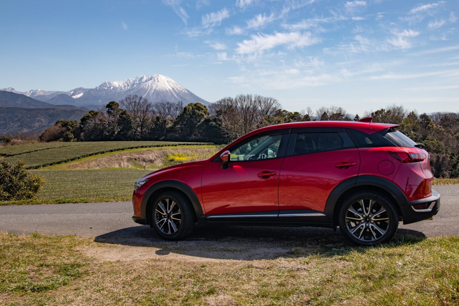 ヨコハマBluEarth-XT AE61の評価は悪くない？【性能や価格の違い】